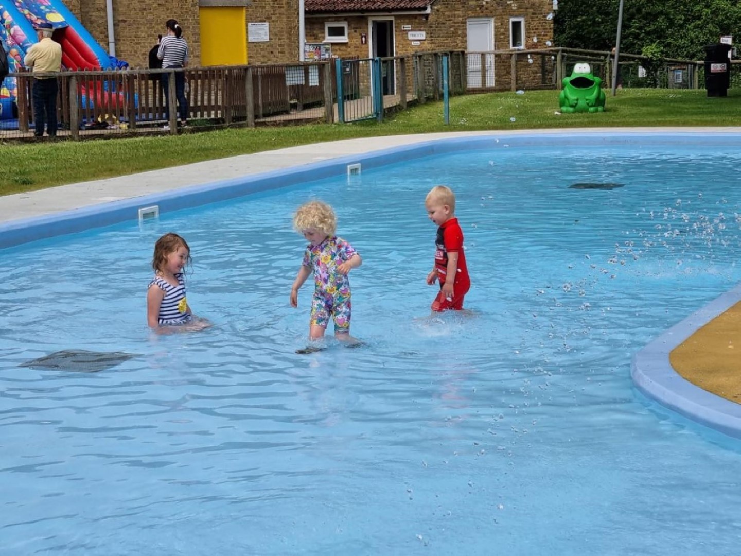 Swanley Park Pool & Splashpad - Ustigate Waterplay