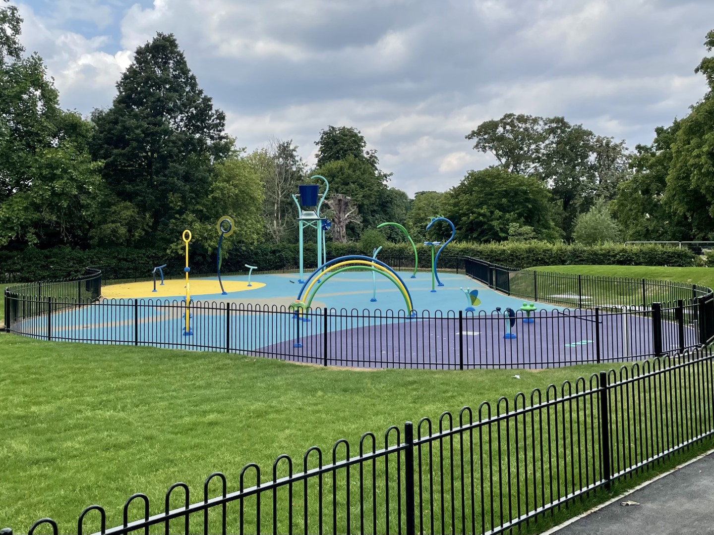 Clissold Park Splash Pad - Ustigate Waterplay